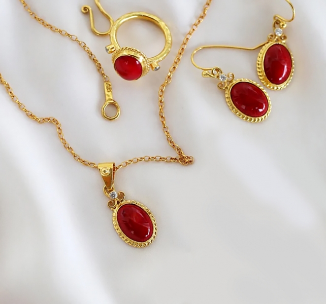 Srebrn komplet nakita s koralo